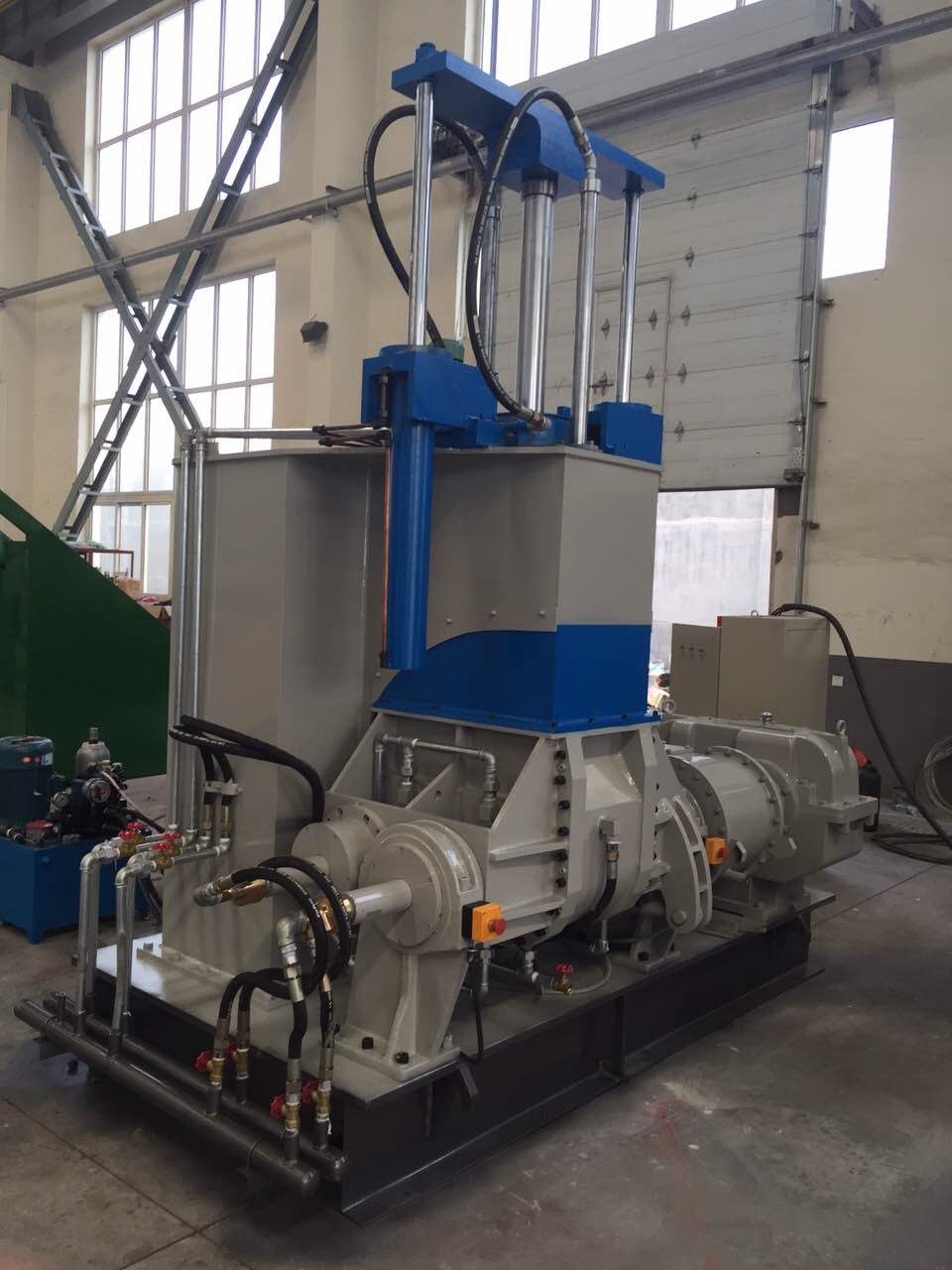 Hydraulic Ram Style Rubber Kneader Machine 75 Litre Rubber Mixing ...